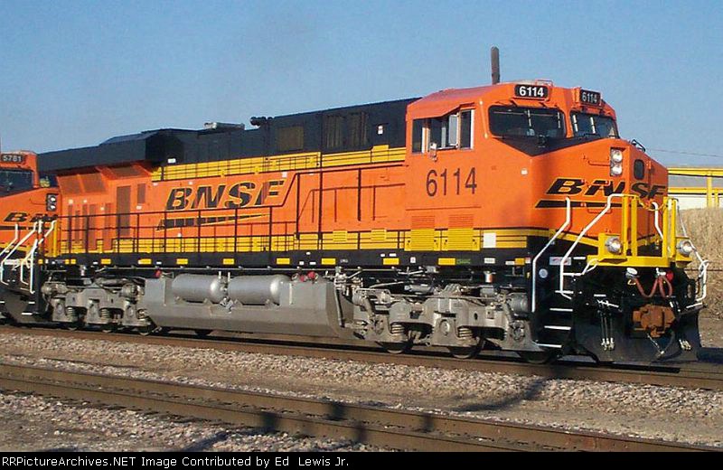 BNSF 6114